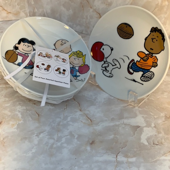 Peanuts | Dining | Peanuts Set Of Football Theme Small Appetizers ...